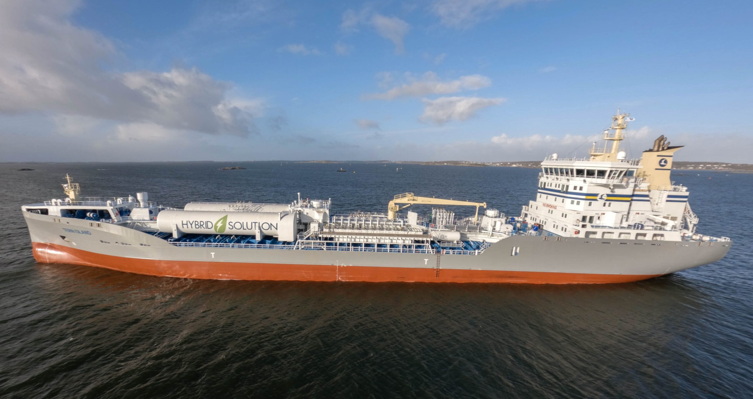 New tanker emits zero emissions in port operations - Professional Mariner