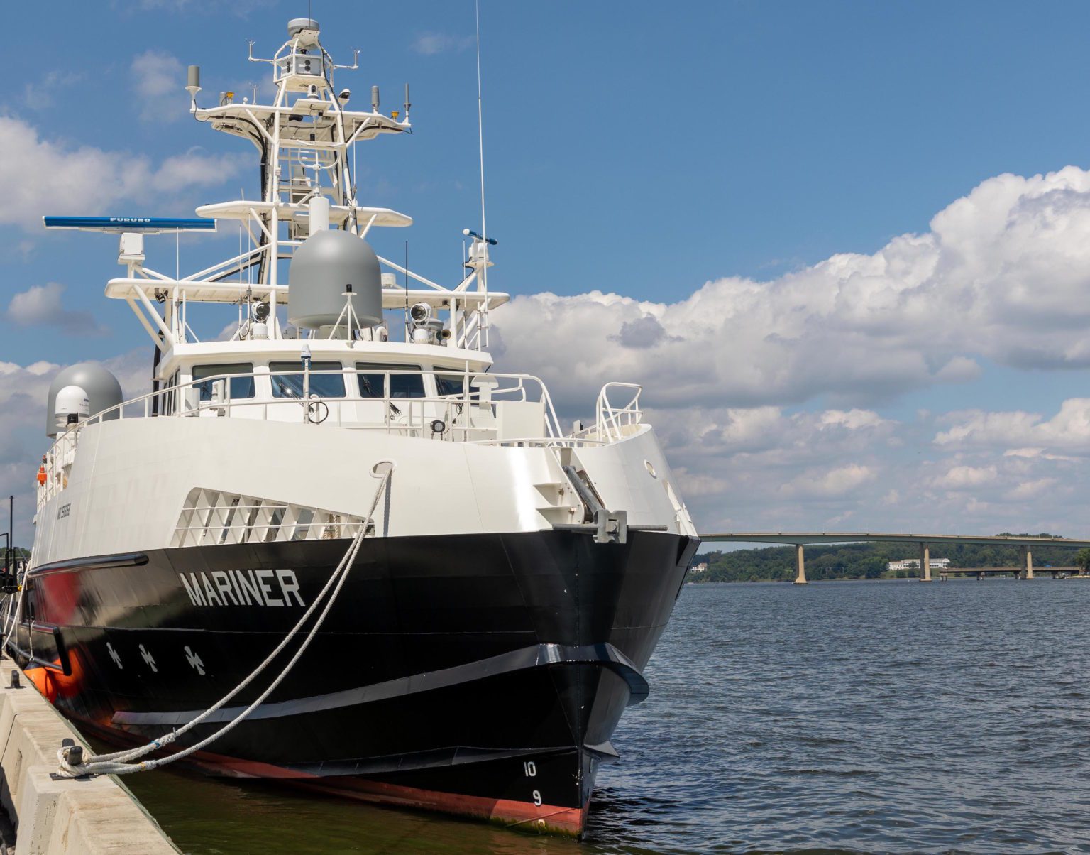 Gulf Craft-built crewboat joins Navy’s unmanned fleet – Professional ...