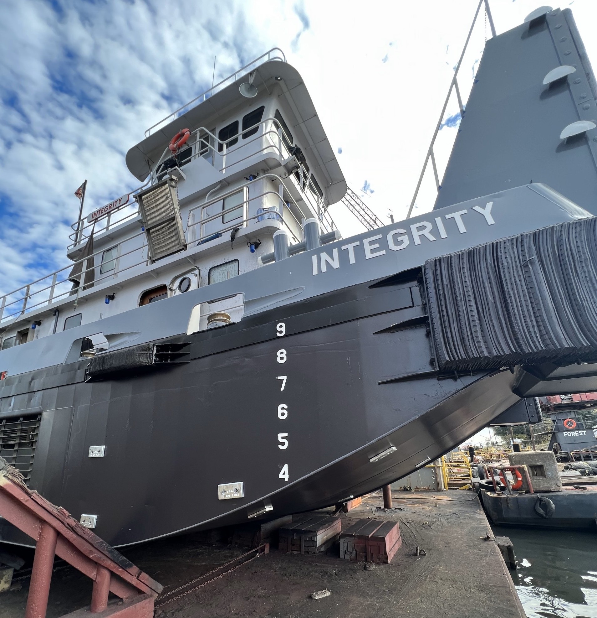Laborde repowers pair of Canal Barge Co. towboats – Professional Mariner