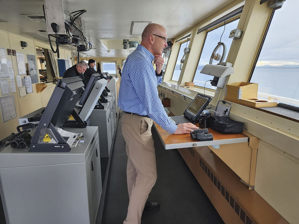 Timing and pitch: Piloting a ship is like ‘making beautiful music ...