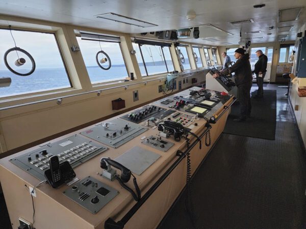 Timing and pitch: Piloting a ship is like ‘making beautiful music ...