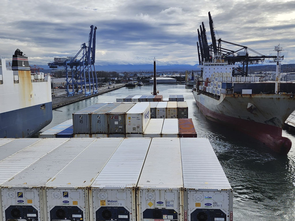 Timing and pitch: Piloting a ship is like ‘making beautiful music ...